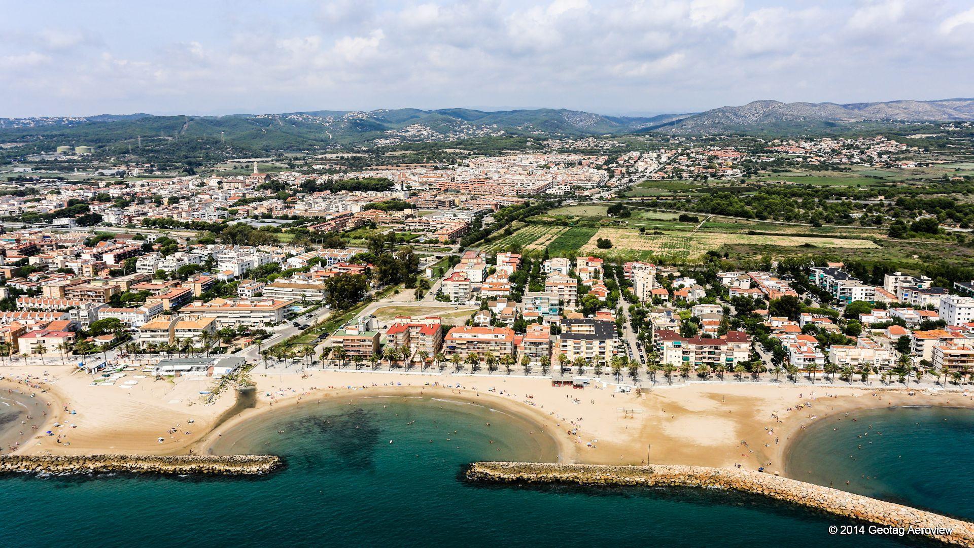 TRIPinVIEW: beach Cubelles Beach