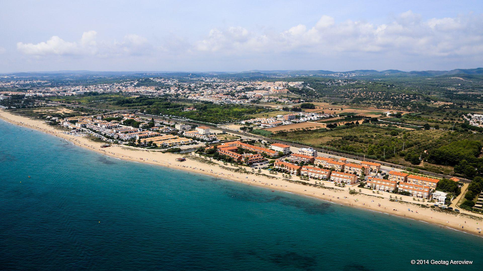 TRIPinVIEW: beach Creixell Beach