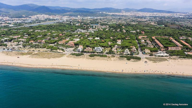 Spain, Cataluña, Barcelona, Gavà Beach - TRIPinVIEW